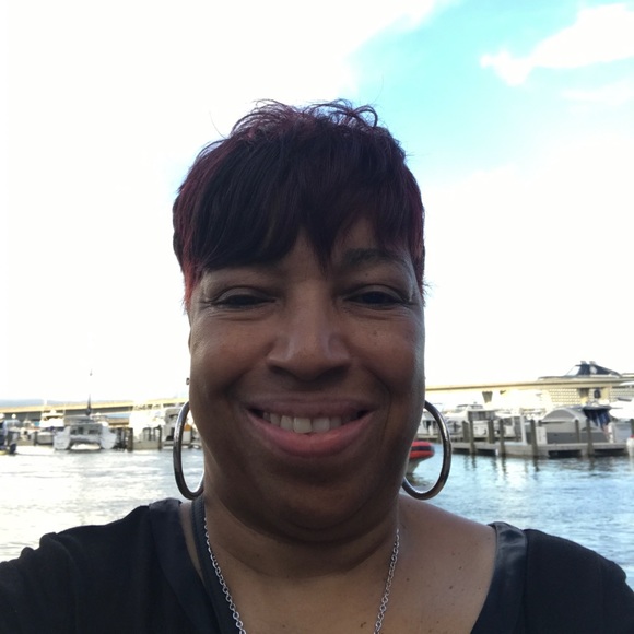 Marsha's Closet (@marsha_dorsey) | Poshmark